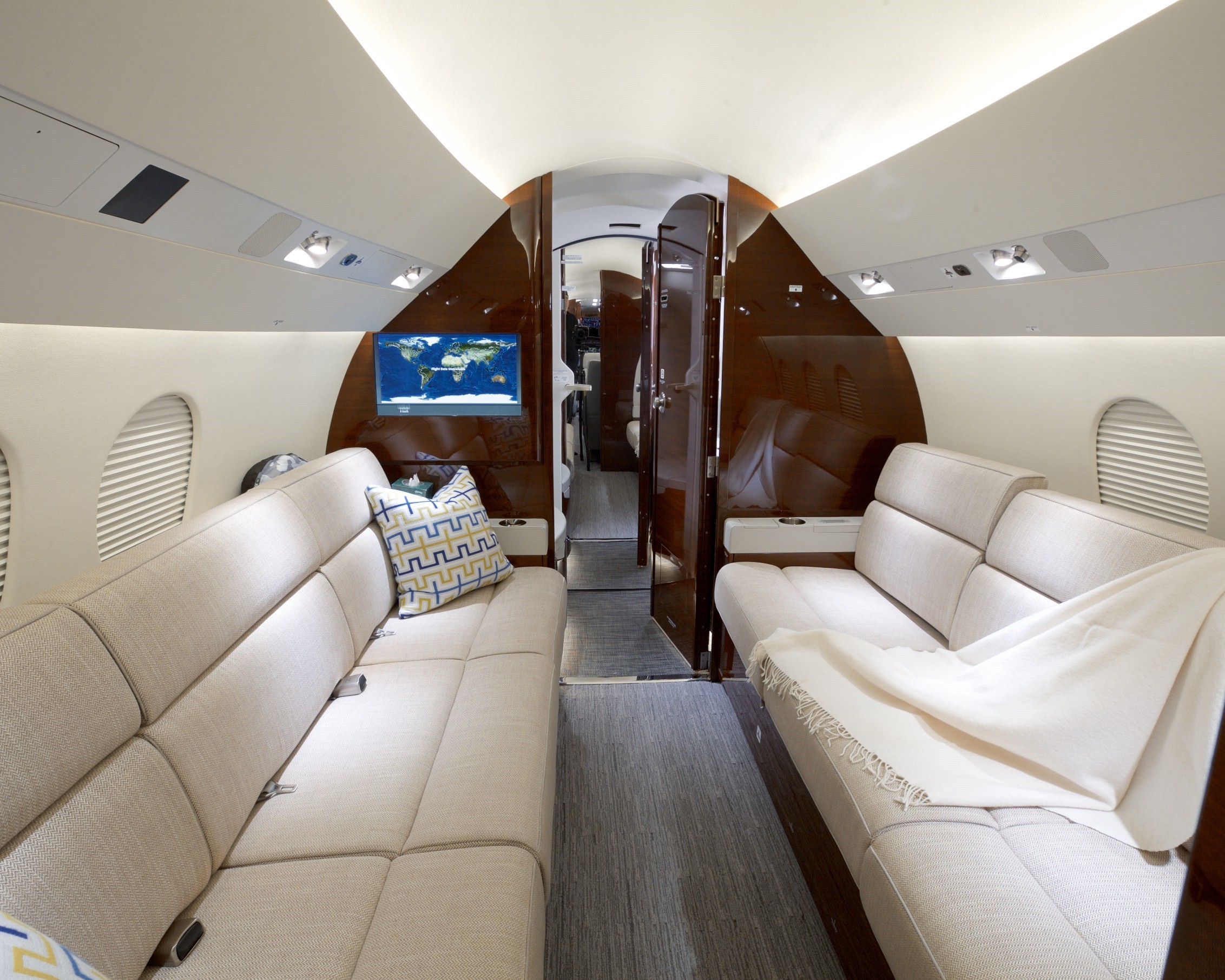New & Used Falcon 900LX Jets Worldwide | AvBuyer