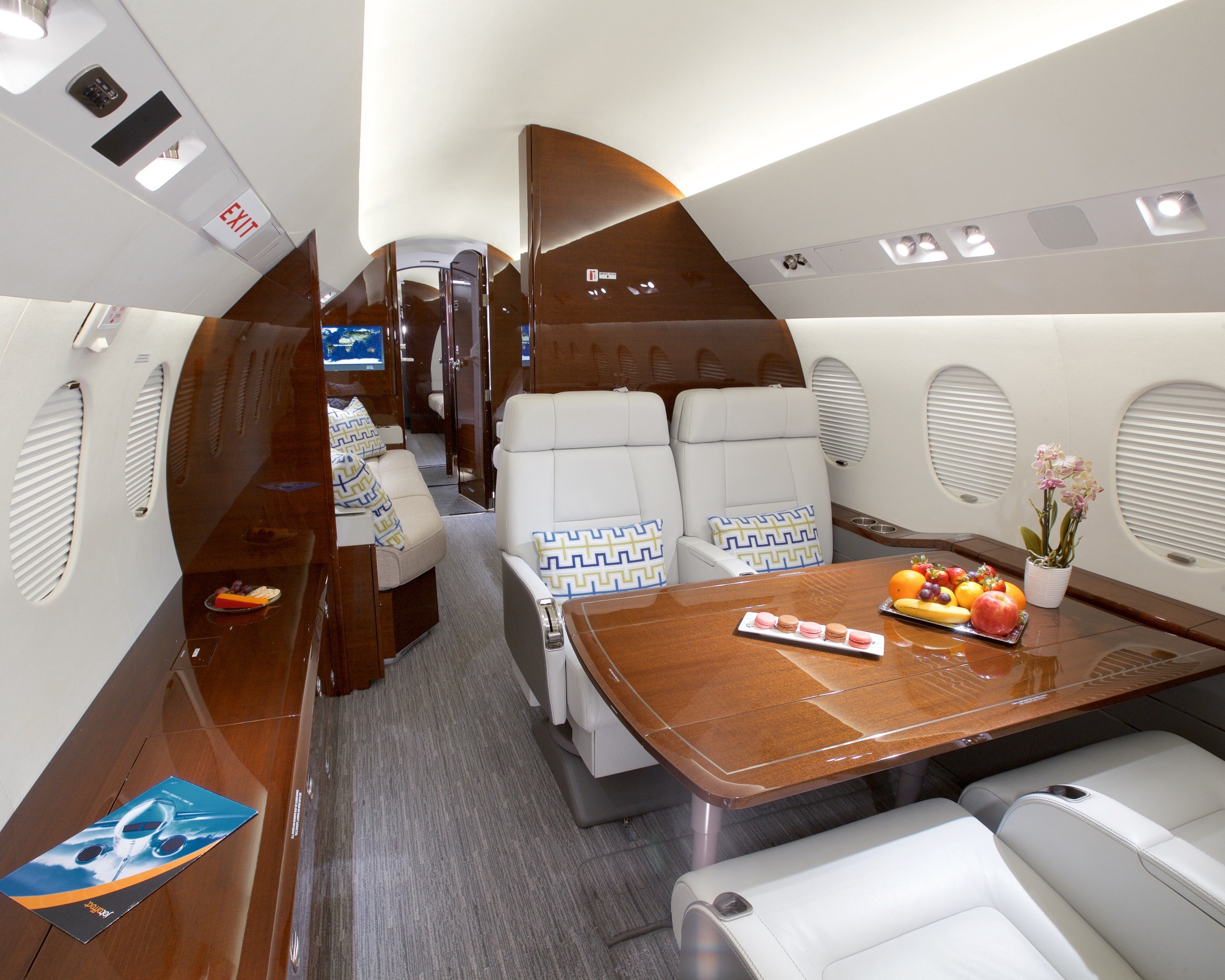 New & Used Falcon 900LX Jets Worldwide | AvBuyer
