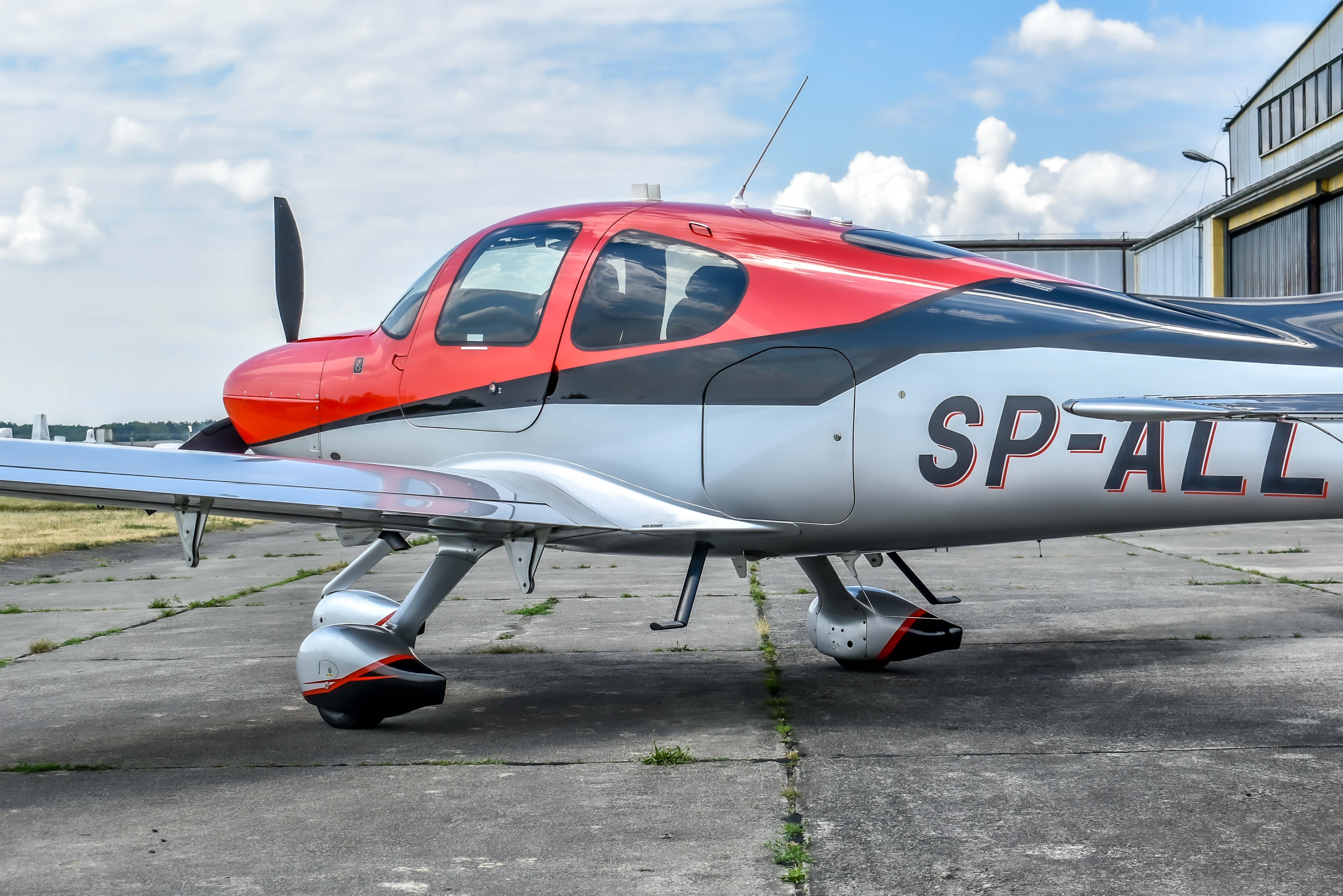 2015 Cirrus SR22-G5 TURBO For Sale | Poland. 1510 hrs. | AvBuyer
