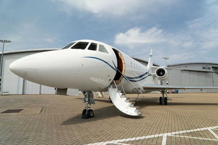2008 Dassault Falcon 2000LX For Sale | England, UK. 2920.31 hrs. | AvBuyer