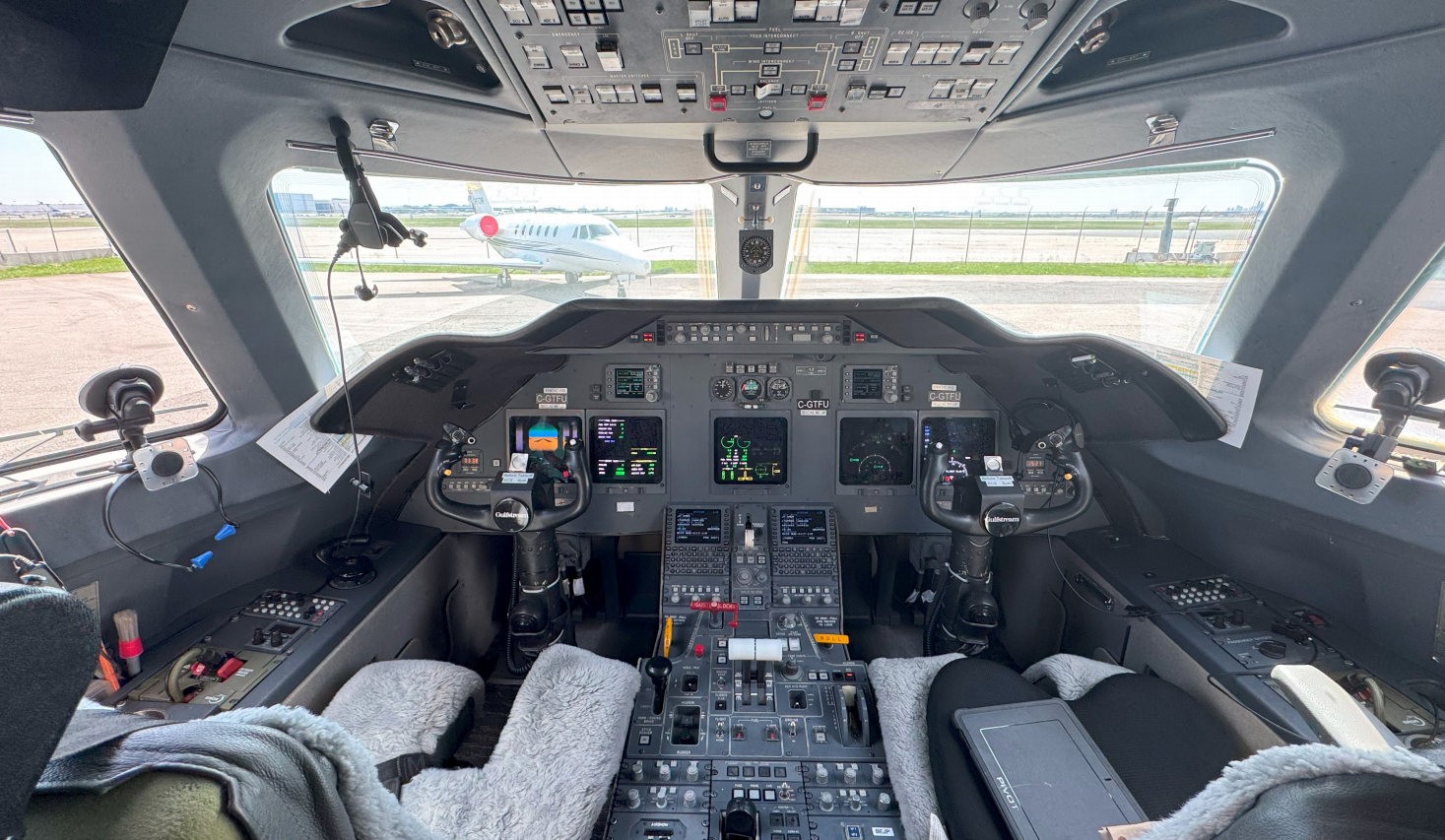 2007 Gulfstream G200 For Sale | Canada. 8236 hrs. | AvBuyer