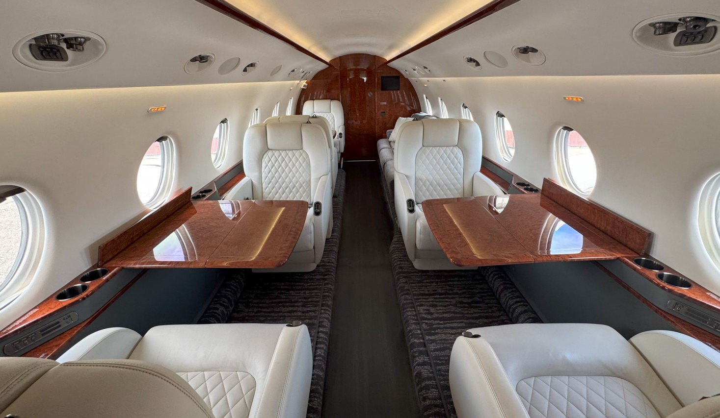 2007 Gulfstream G200 For Sale | Canada. 8236 hrs. | AvBuyer