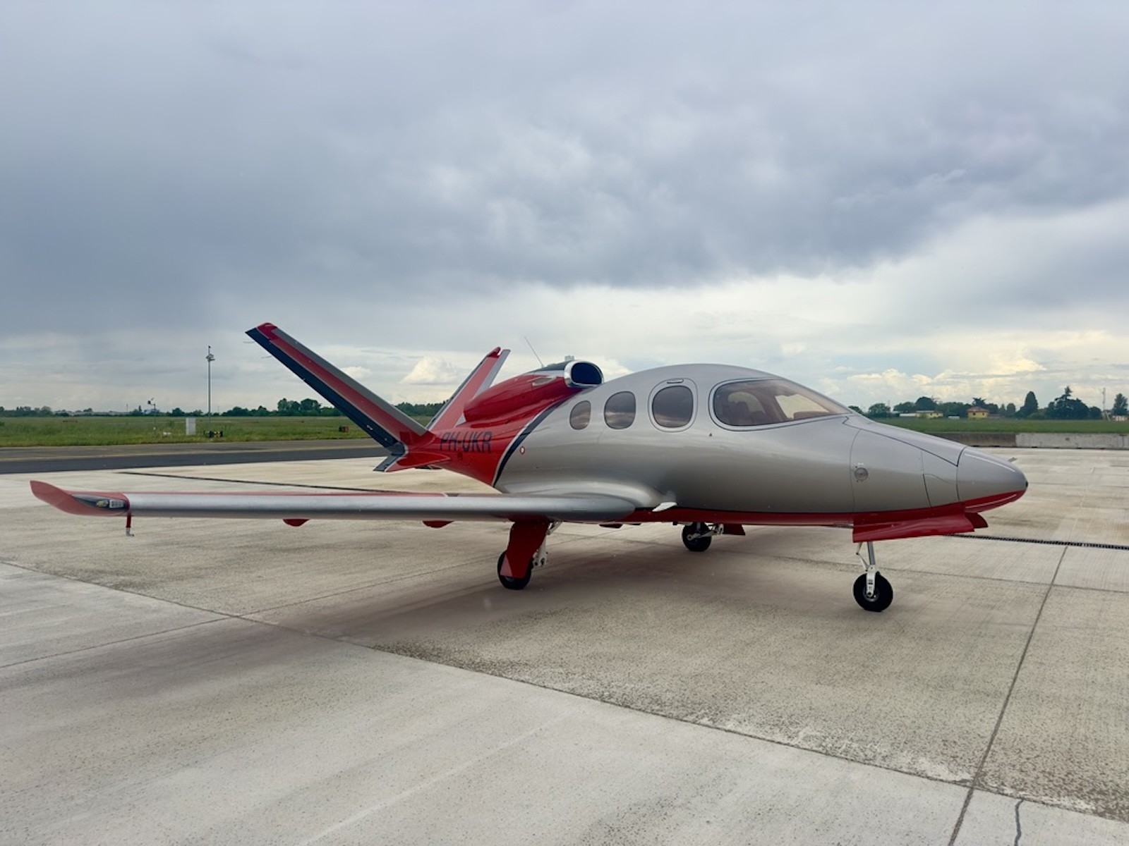 2020 Cirrus Vision SF50 For Sale | England, UK. 168 hrs. | AvBuyer