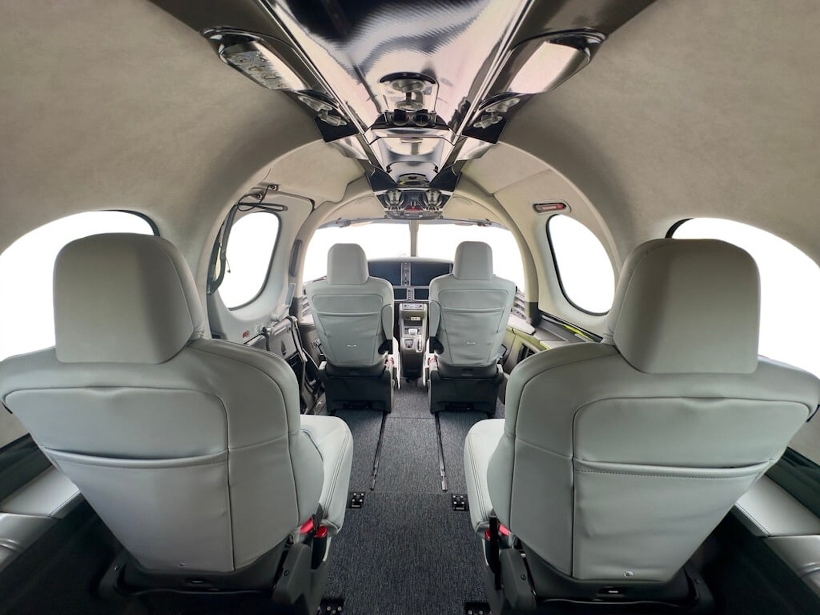 2020 Cirrus Vision SF50 For Sale | England, UK. 168 hrs. | AvBuyer