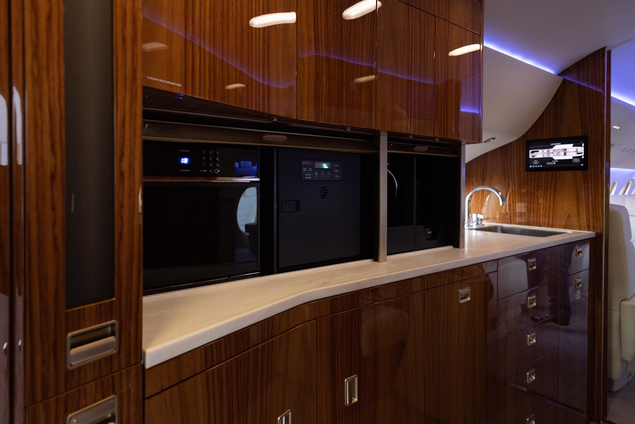 2023 Dassault Falcon 8X For Sale | England, UK. 636 hrs. | AvBuyer