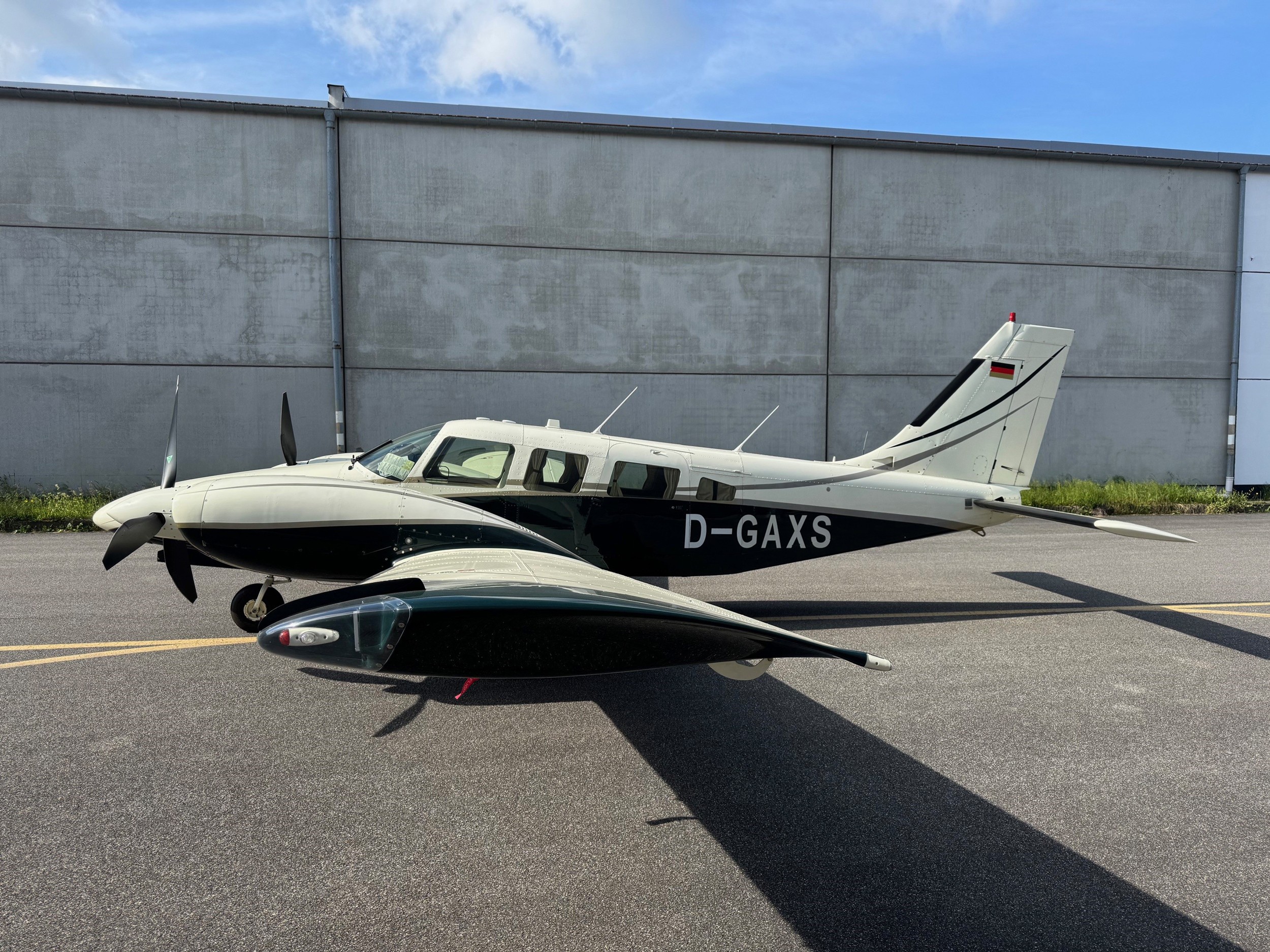 Twin Piston Planes for Sale Worldwide | AvBuyer