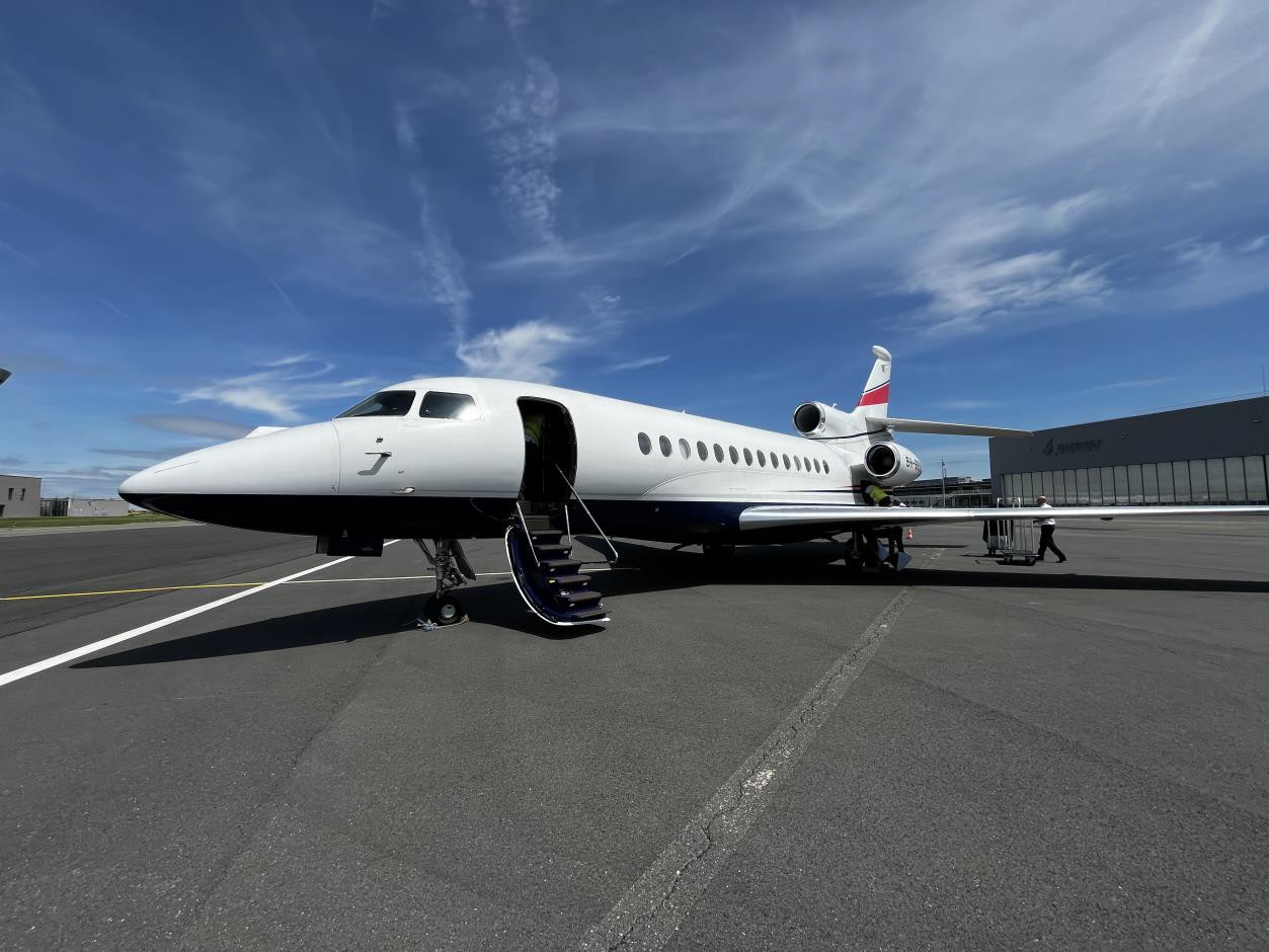 2013 Dassault Falcon 7X For Sale | France. 4490 hrs. | AvBuyer