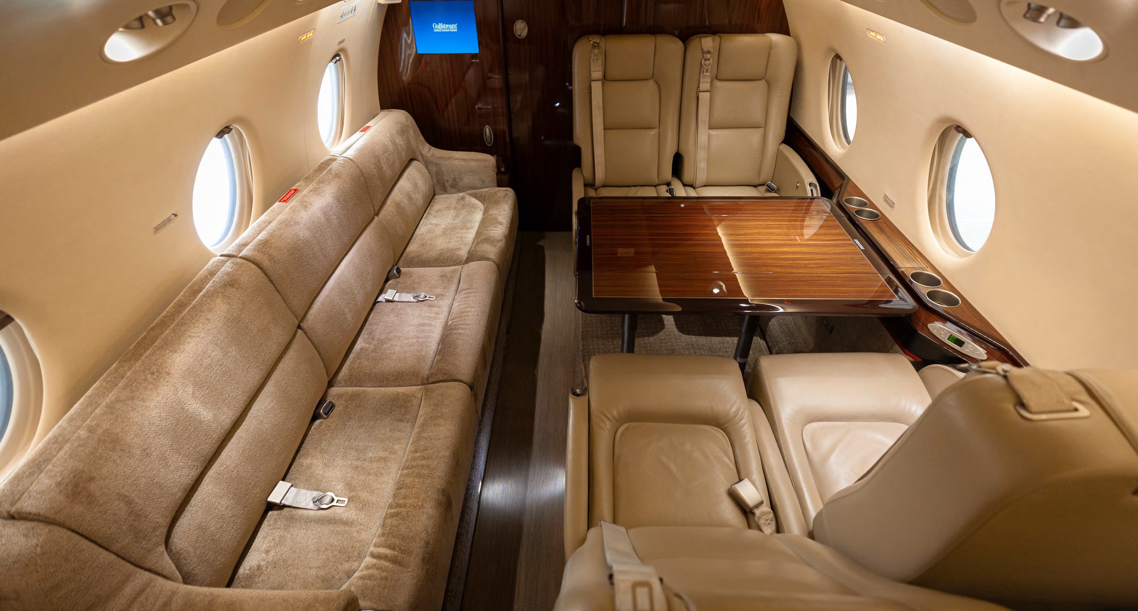 2010 Gulfstream G200 For Sale | Canada. 3,670 hrs. | AvBuyer