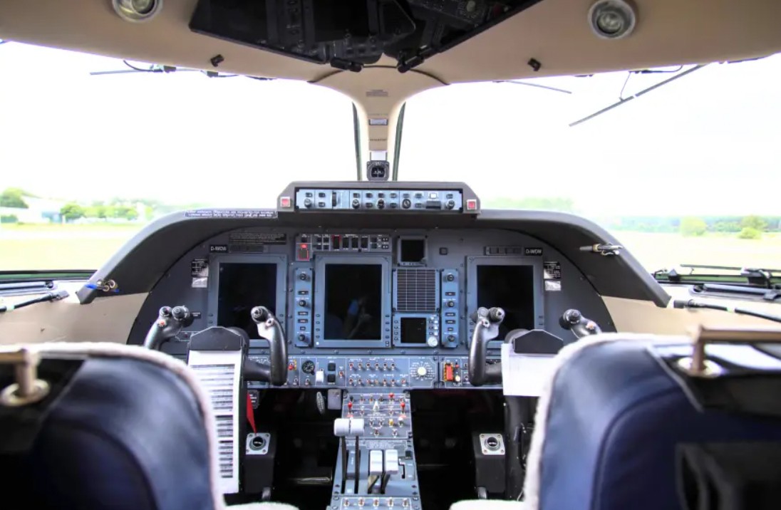 2006 Piaggio P-180 Avanti II For Sale | Italy. 0 hrs. | AvBuyer