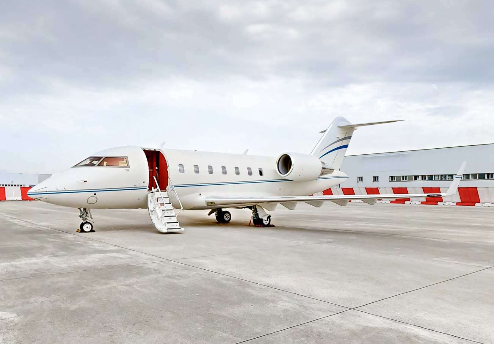 2018 Bombardier Challenger 650 For Sale | France. 2680 hrs. | AvBuyer