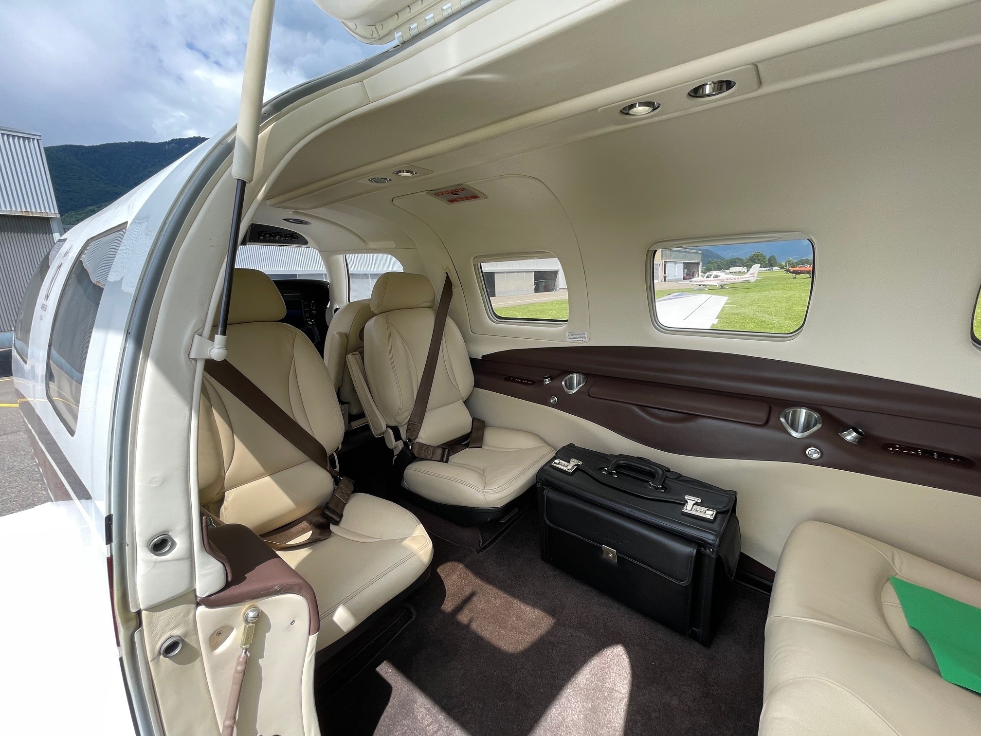 2017 Piper M350 For Sale | CH. 860 hrs. | AvBuyer