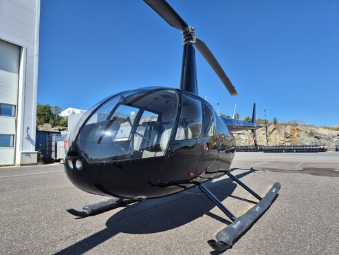 2004 Robinson R44 Clipper II For Sale | Norway. 4 hrs. | AvBuyer
