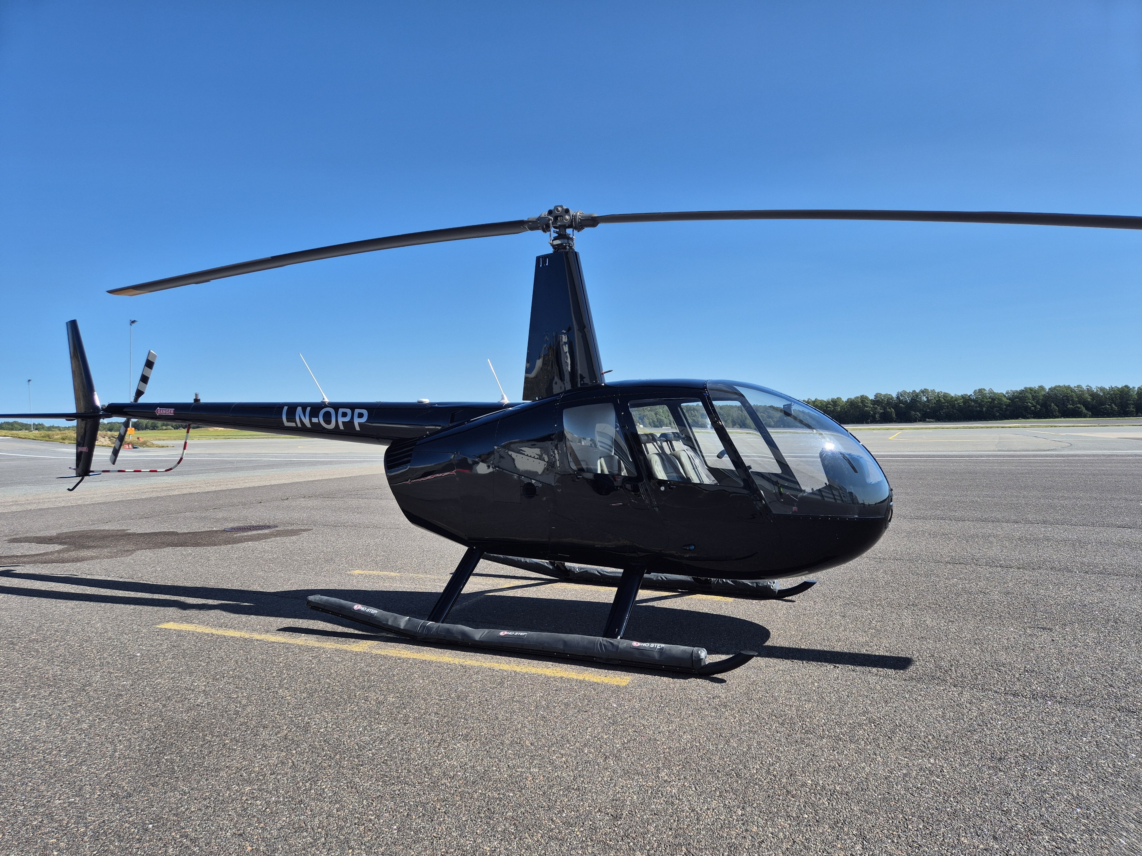 2008 Robinson R44 Clipper II For Sale | Norway. 4 hrs. | AvBuyer