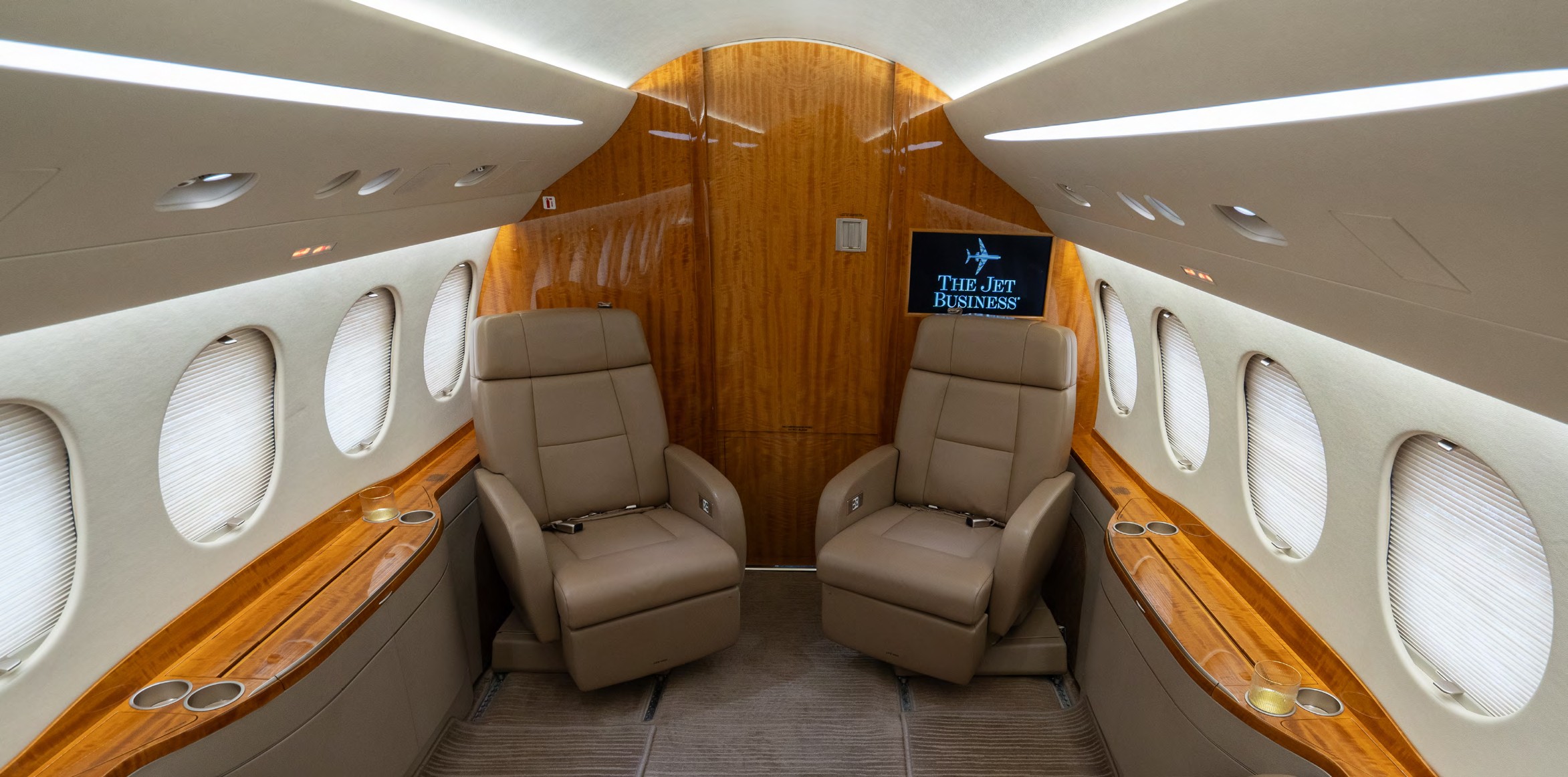 2015 Dassault Falcon 7X For Sale | England, UK. 4081 hrs. | AvBuyer