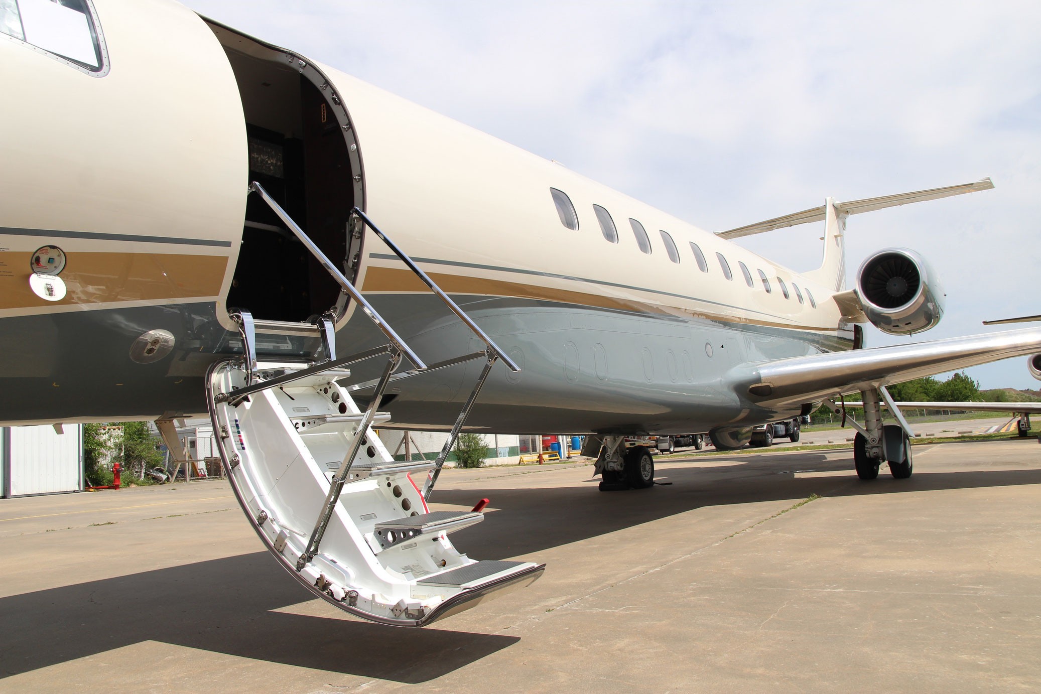 2006 Embraer Legacy 600 For Sale | Monaco. 4.037 hrs. | AvBuyer