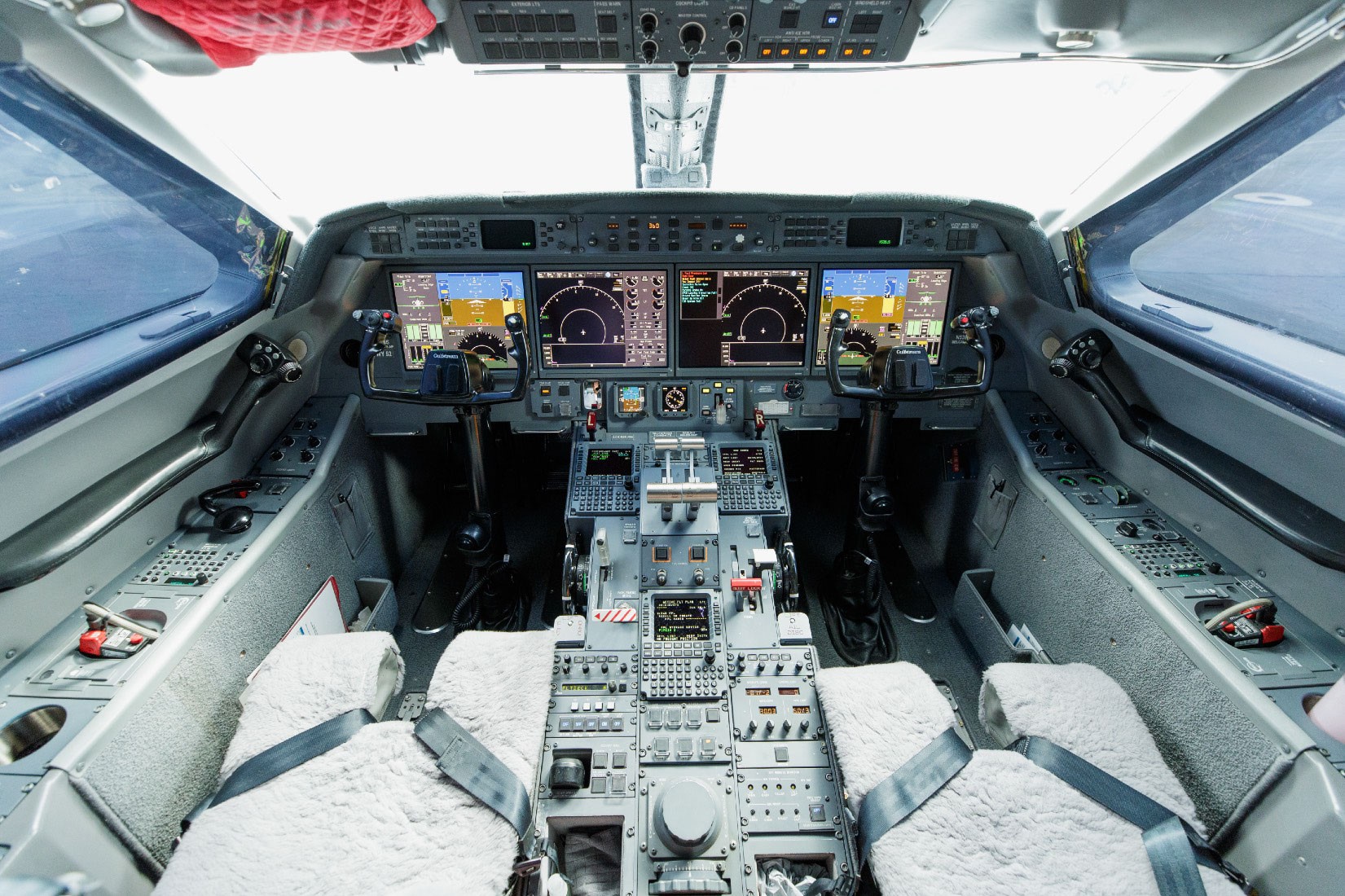 2012 Gulfstream G550 For Sale | FL, US. 4,233 hrs. | AvBuyer