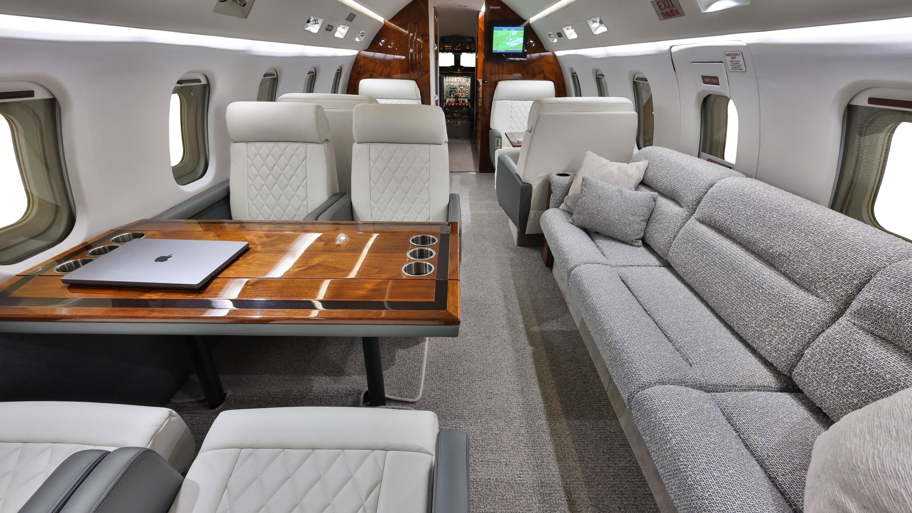 1993 Bombardier Challenger 601-3AER For Sale | MI, US. 4939 hrs. | AvBuyer