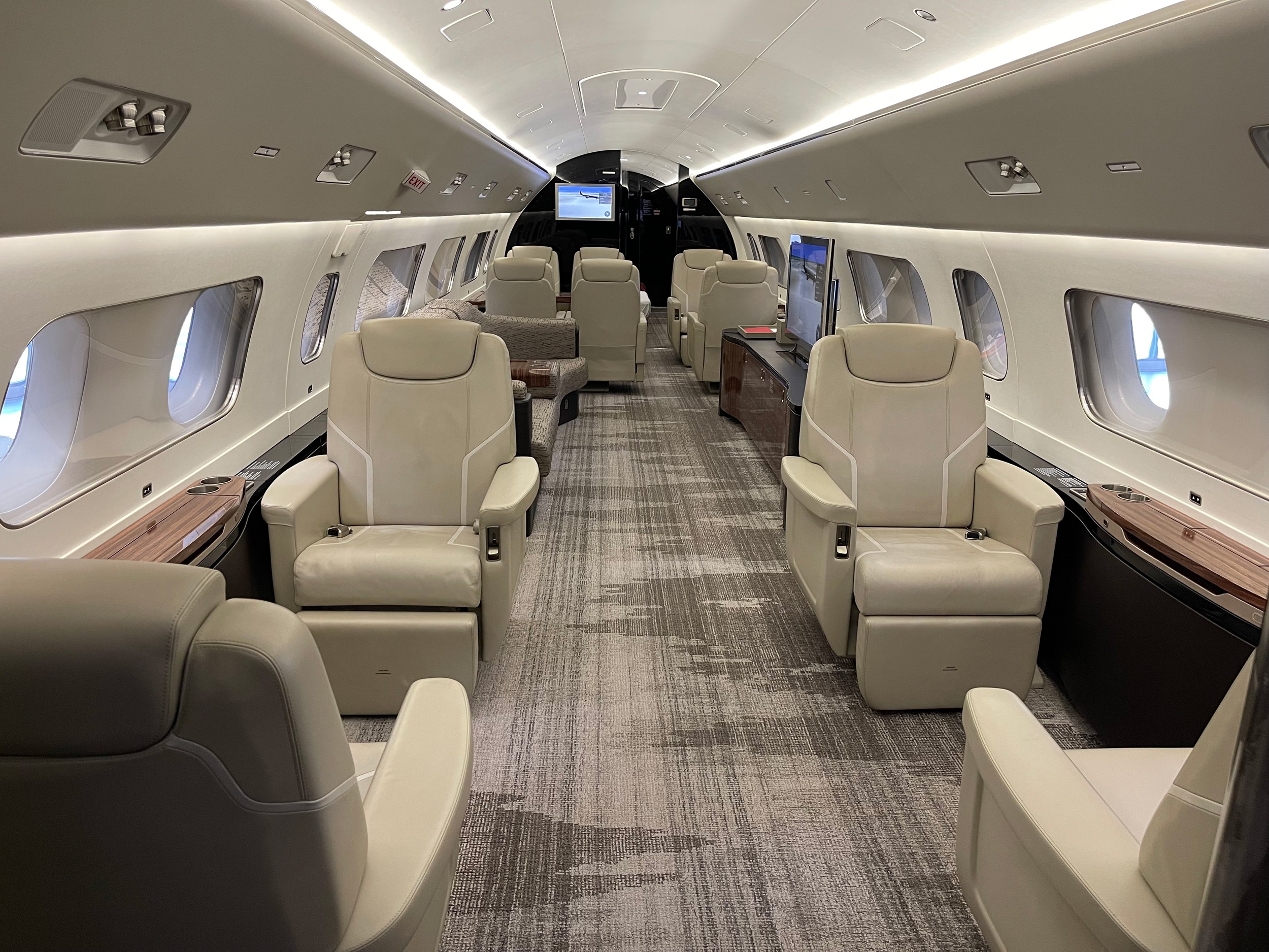 2018 Embraer Lineage 1000 E For Sale | England, UK. 4150 hrs. | AvBuyer