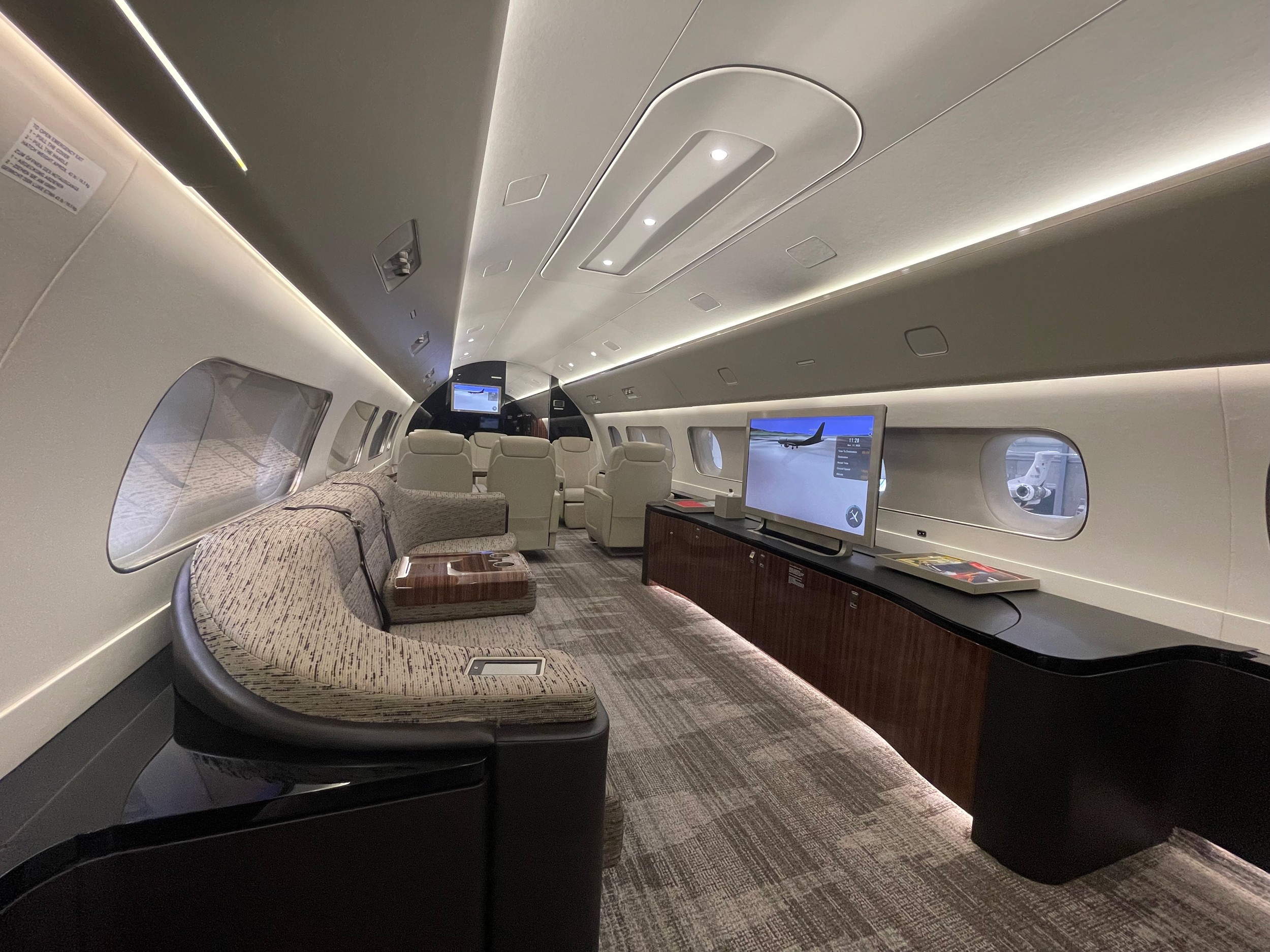 2018 Embraer Lineage 1000 E For Sale | England, UK. 4150 hrs. | AvBuyer