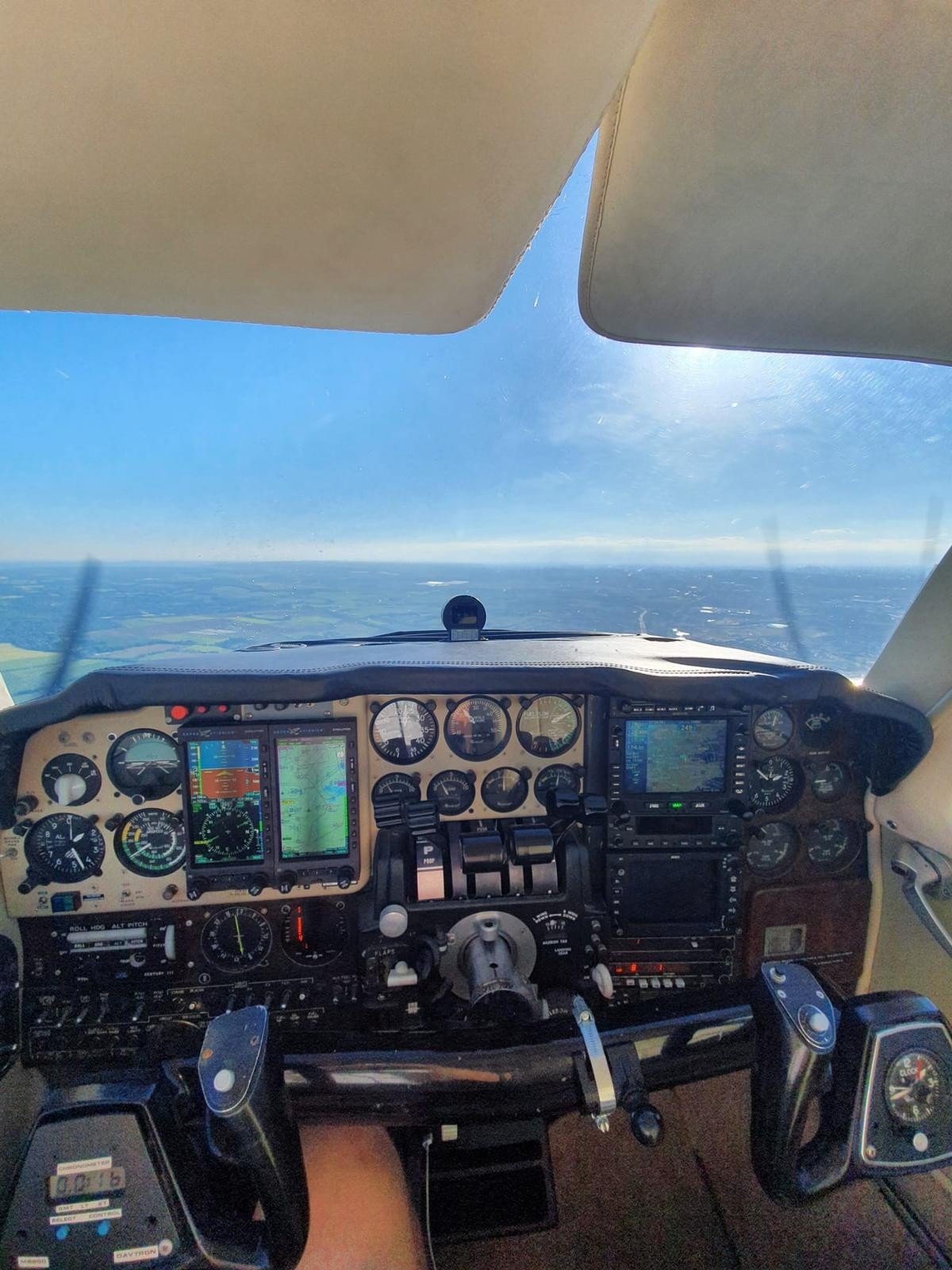 1976 Beechcraft B55 Baron For Sale | England, UK. 3649 hrs. | AvBuyer