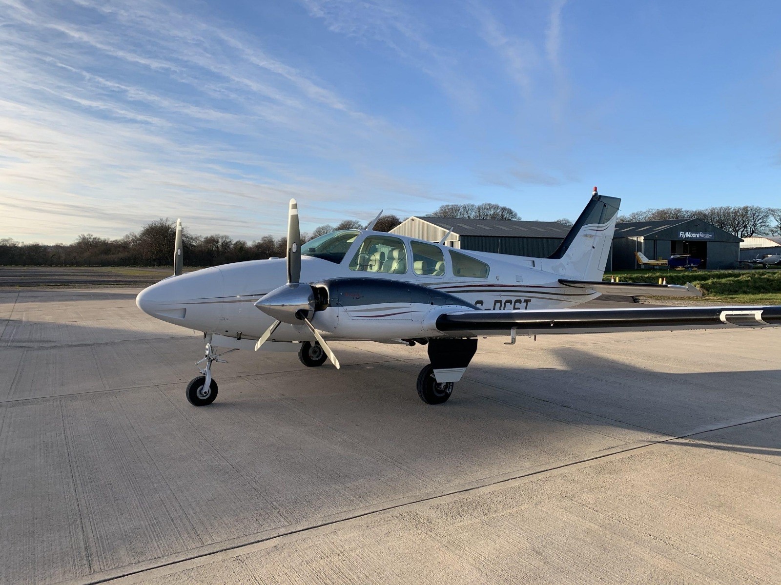 1976 Beechcraft B55 Baron For Sale | England, UK. 3649 hrs. | AvBuyer