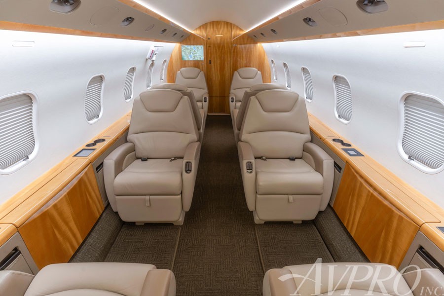 2010 Bombardier Challenger 300 For Sale | NV, US. 3258 hrs. | AvBuyer