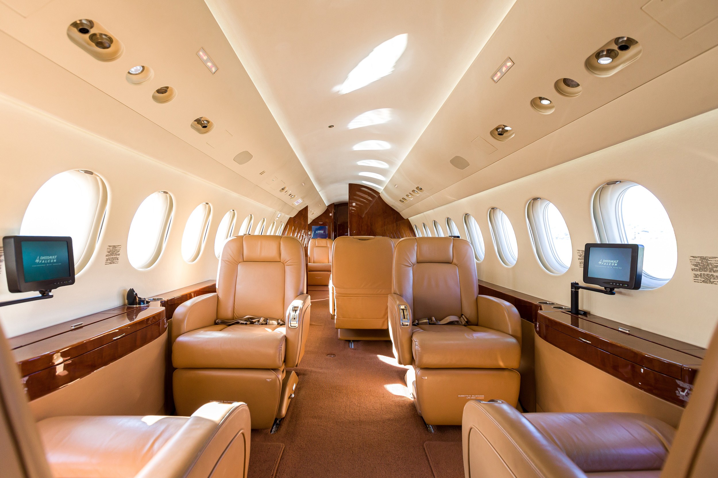 2008 Dassault Falcon 7X For Sale | France. 0 hrs. | AvBuyer