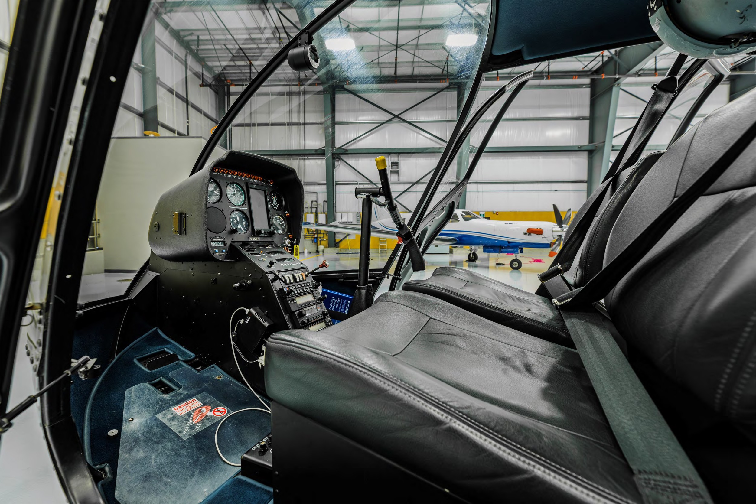 2015 Robinson R44 Clipper II For Sale | Canada. 1061.8 hrs. | AvBuyer