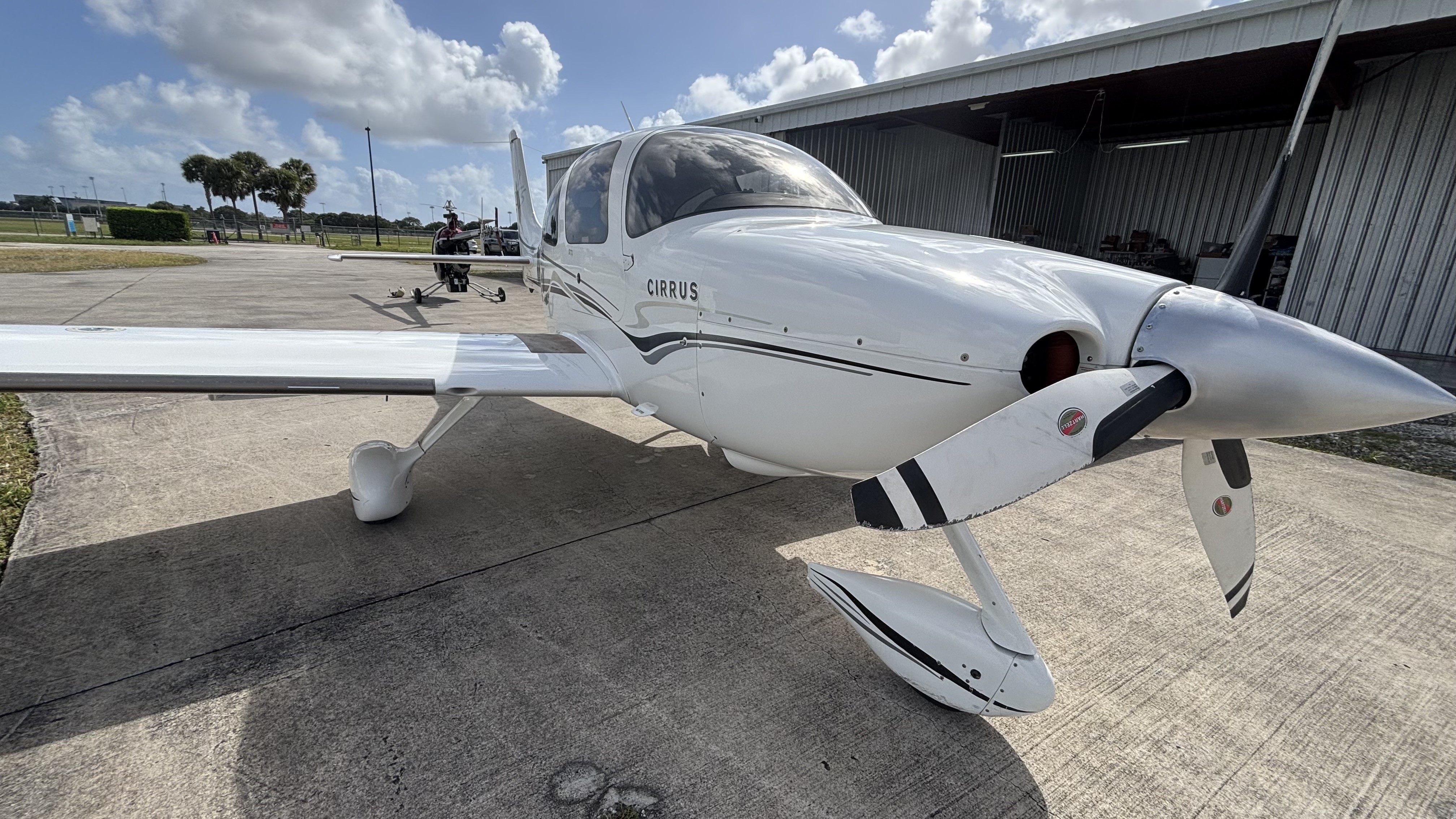 2005 Cirrus SR22 G2 GTS For Sale | FL, US. 1100 hrs. | AvBuyer