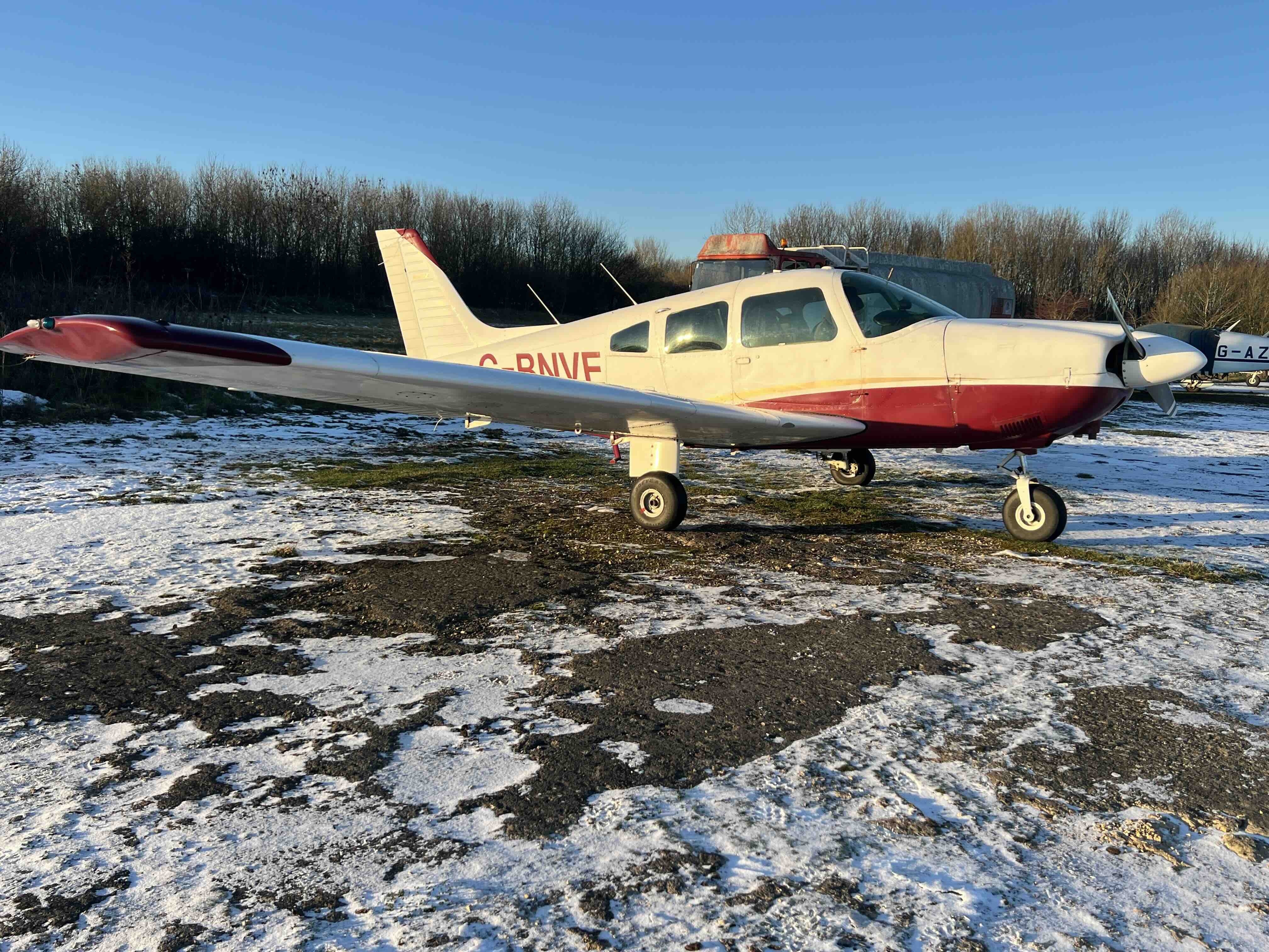1984 Piper Archer II For Sale | England, UK. 8326 hrs. | AvBuyer