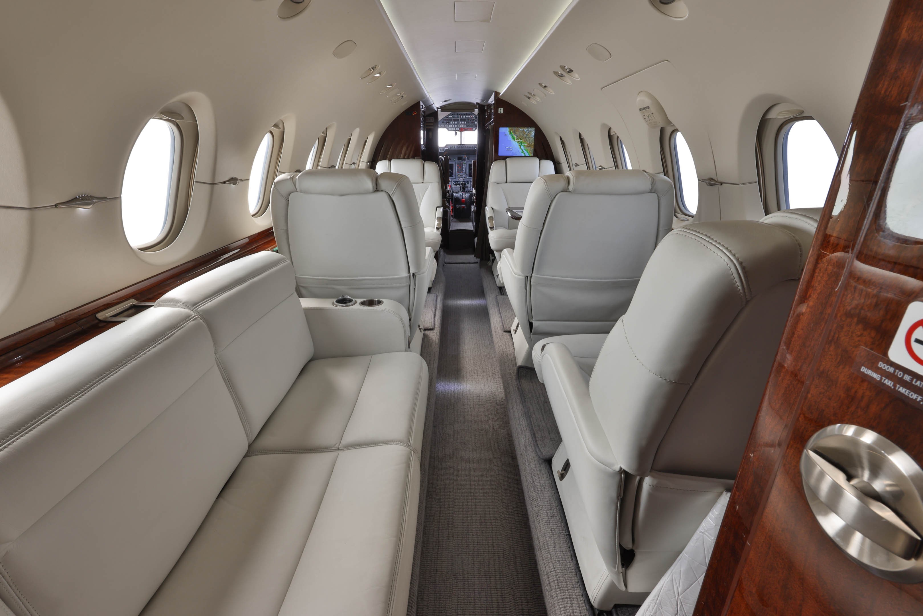 2007 Hawker 900XP For Sale | CA, US. 7892 hrs. | AvBuyer