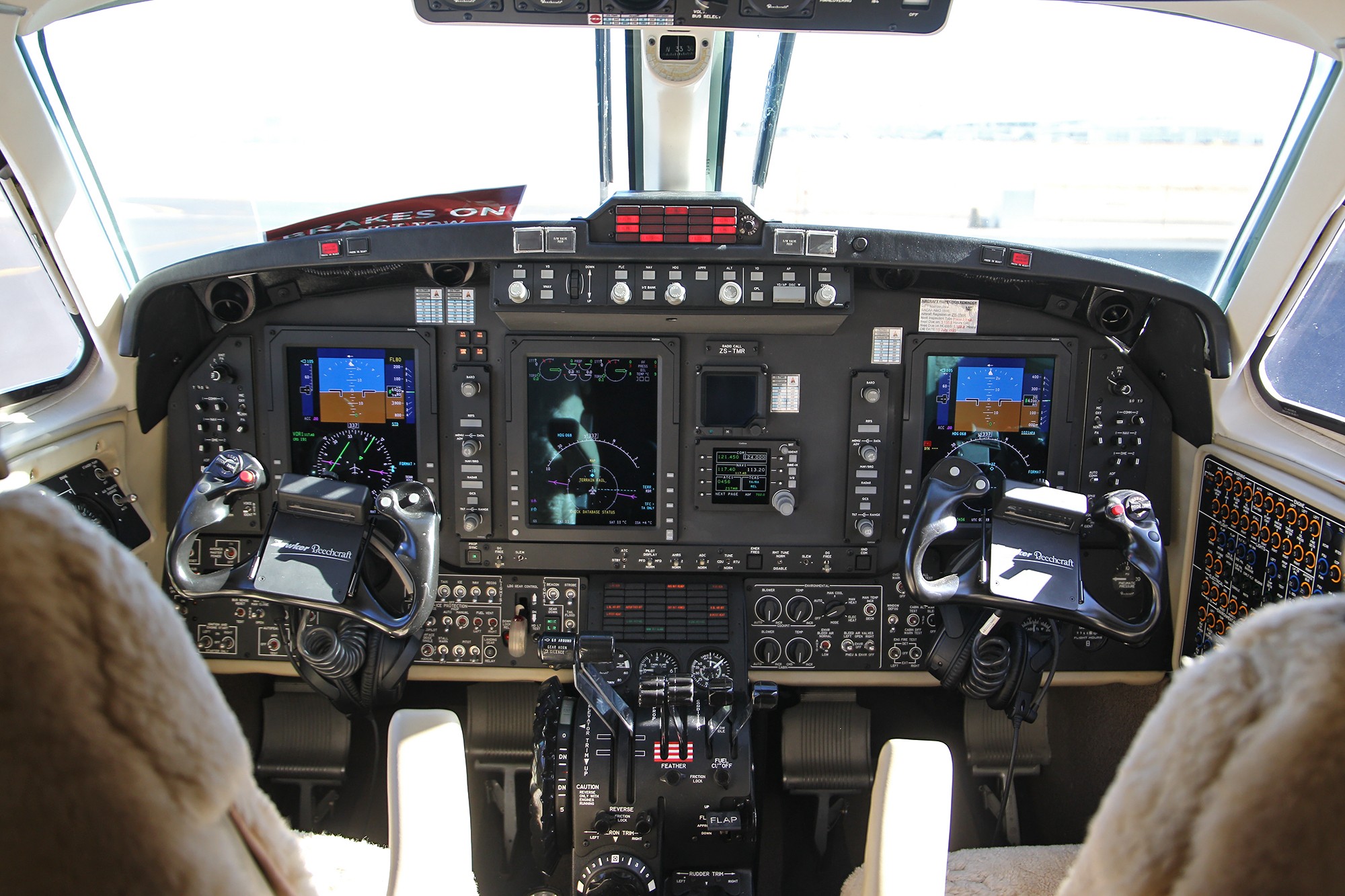 2012 Beechcraft King Air 350i For Sale | ZA. 975 hrs. | AvBuyer