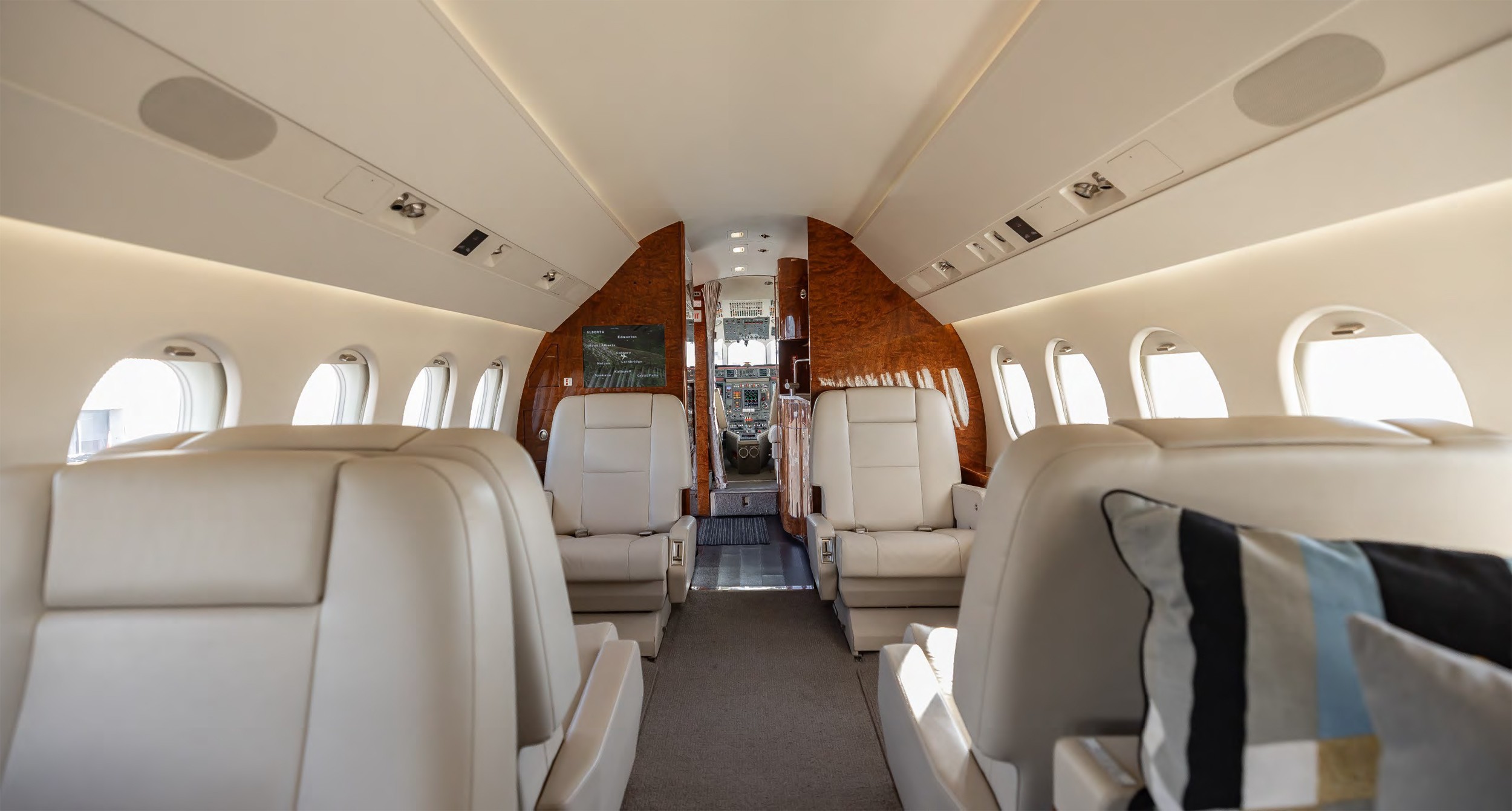 2001 Dassault Falcon 900EX For Sale | Canada. 5942 hrs. | AvBuyer