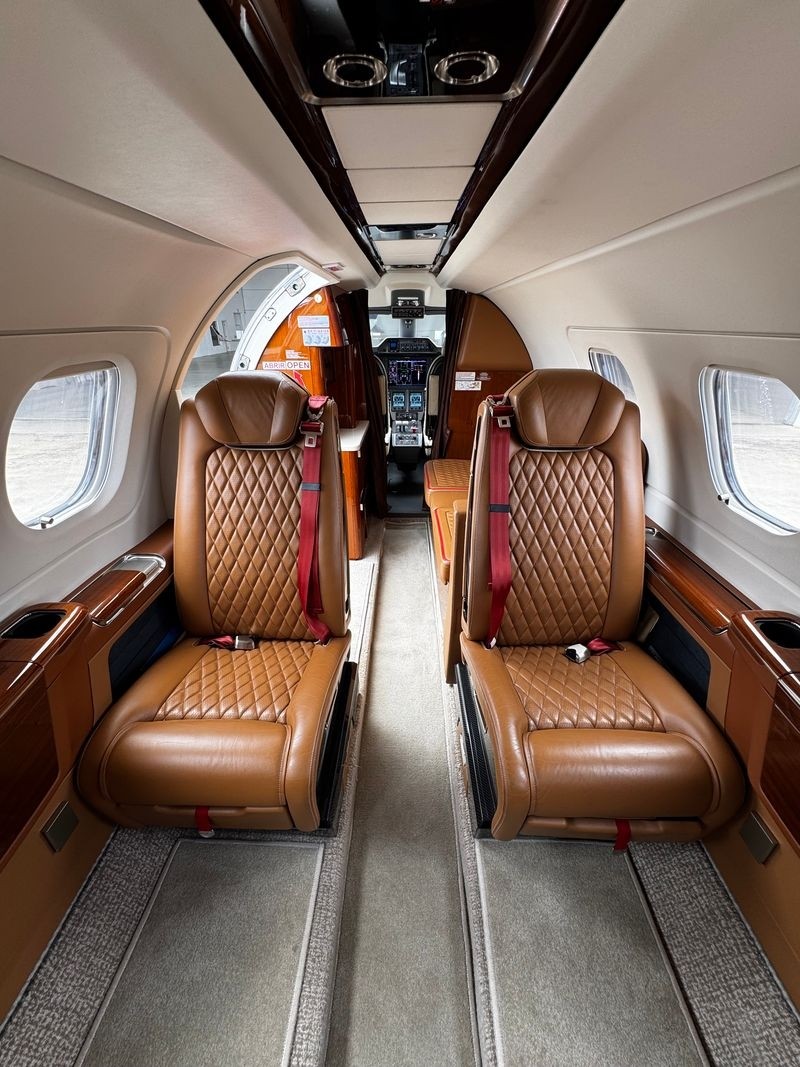 2018 Embraer Phenom 300E For Sale | Brazil. 1261 hrs. | AvBuyer